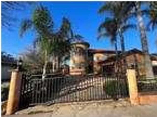 4 bedroom in Sun Valley CA 91352