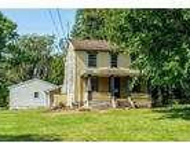 4 bedroom in Poland Ohio 44514