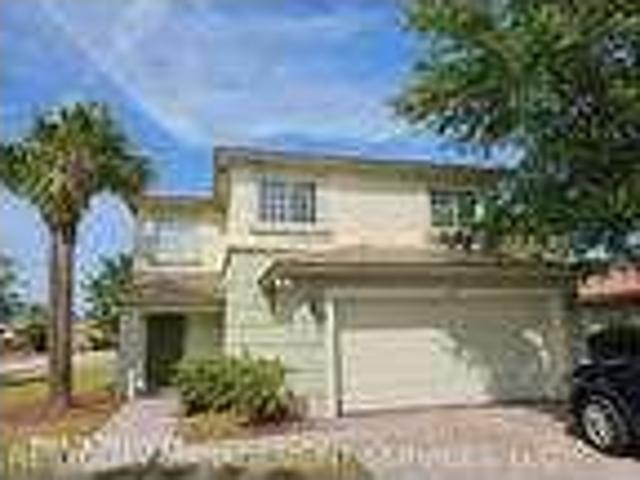 4 bedroom in Port Saint Lucie FL 34953