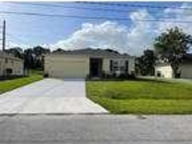 4 bedroom in Port Saint Lucie FL 34984