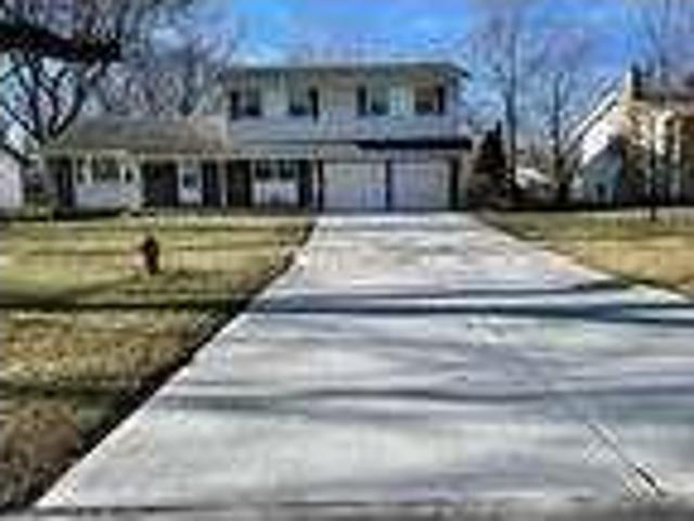 4 bedroom in Palatine Illinois 60074