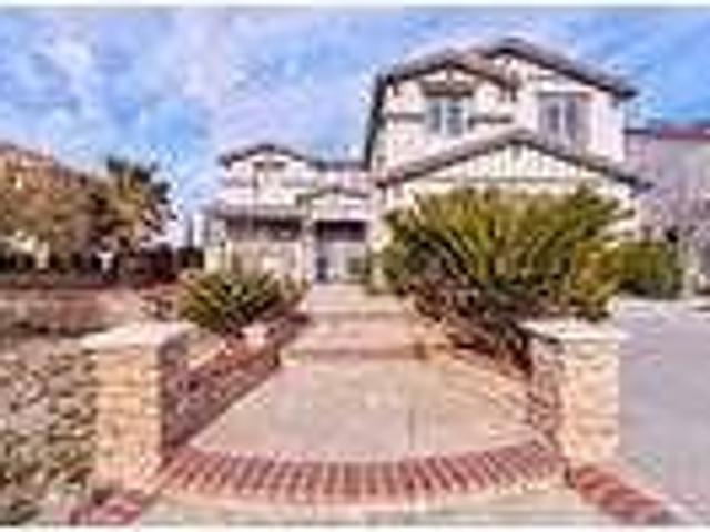 4 bedroom in Palmdale CA 93551