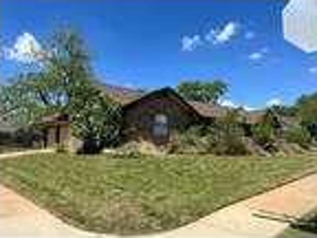 4 bedroom in Pantego TX 76013