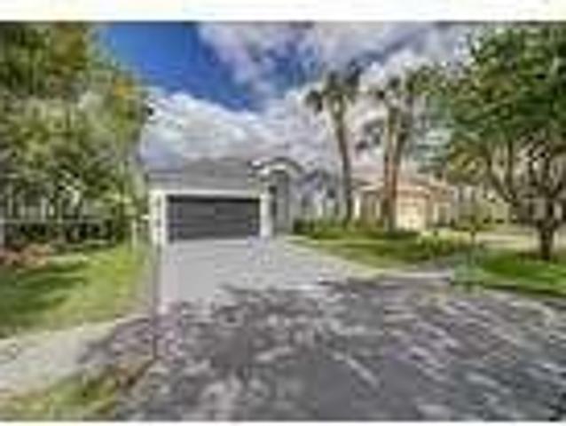 4 bedroom in Pembroke Pines FL 33027