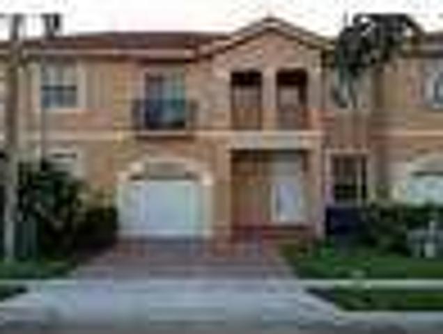 4 bedroom in Pembroke Pines FL 33028