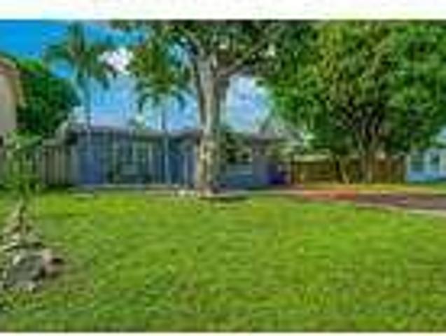 4 bedroom in Pembroke Pines Florida 33023