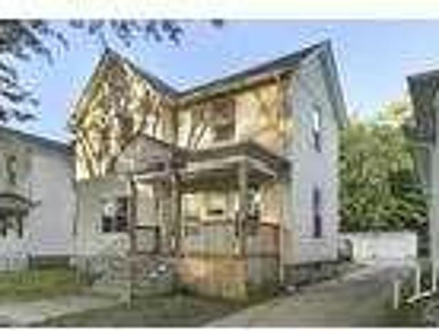 4 bedroom in Racine Wisconsin 53403