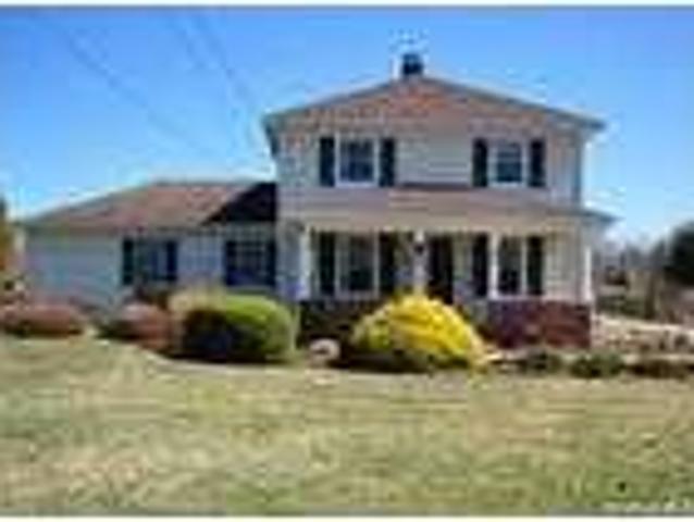4 bedroom in Remsenburg New York 11960