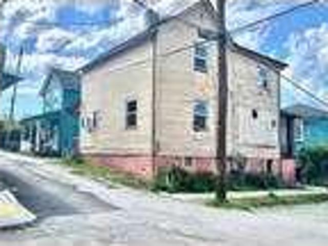 4 bedroom in Washington Pennsylvania 15301