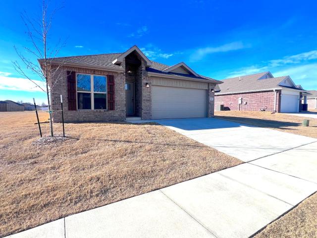 4 Bedroom In Webb City!