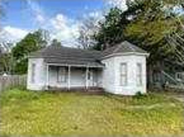 4 bedroom in Whiteville NC 28472