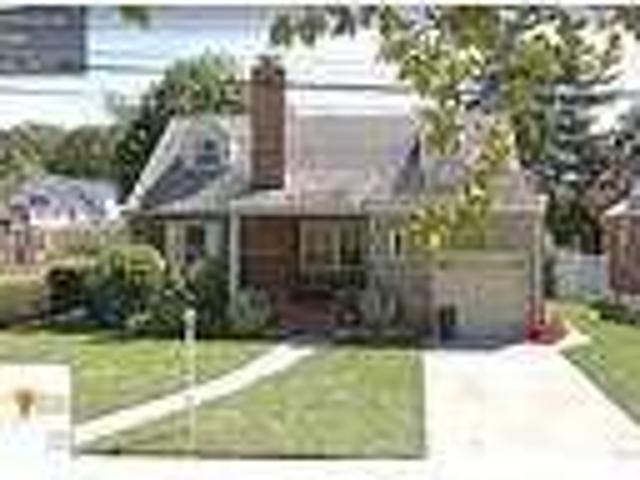 4 bedroom in Valley Stream New York 11580