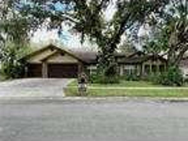 4 bedroom in Valrico Florida 33596