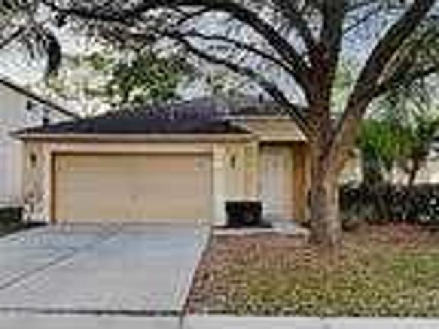 4 bedroom in Zephyrhills FL 33541