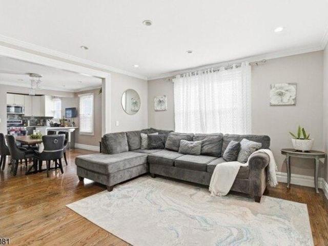 4 bedroom, Irvington NJ 07111 102255738