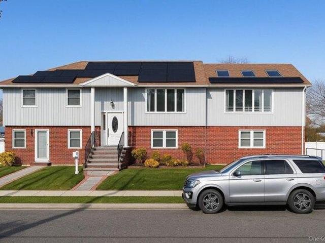 4 bedroom, Island Park NY 11558 LS101170119