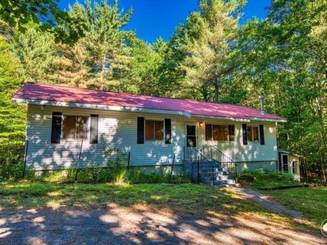 4 bedroom, Jay NY 12941 89525275