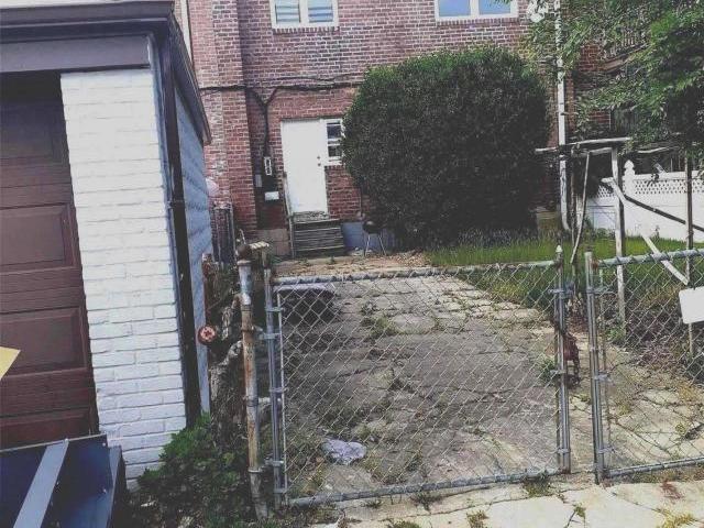 4 bedroom, Jamaica NY 11429 72692058