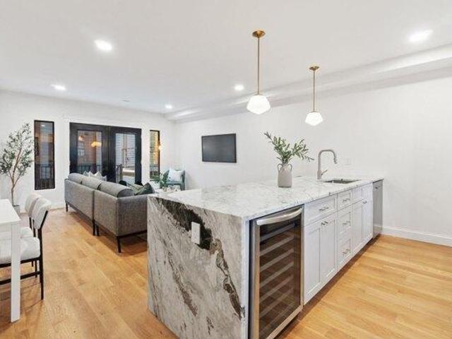 4 bedroom, Jersey City NJ 07302 102761571
