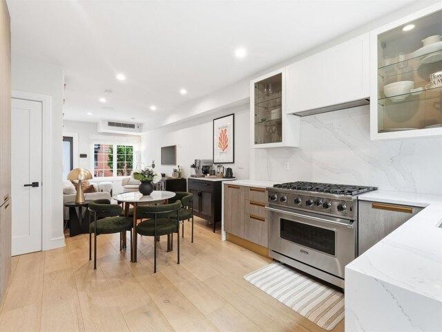 4 bedroom, Jersey City NJ 07302 103665037