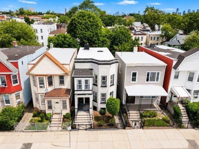 4 bedroom, Jersey City NJ 07305 105141138