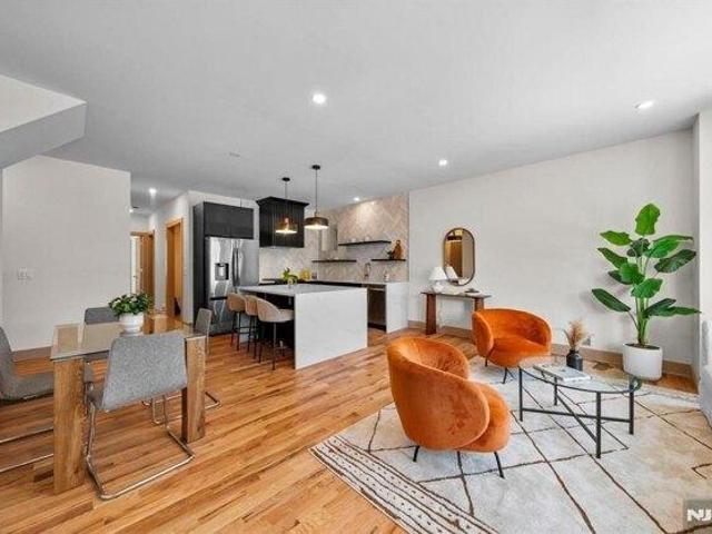 4 bedroom, Jersey City NJ 07305 LS101782923