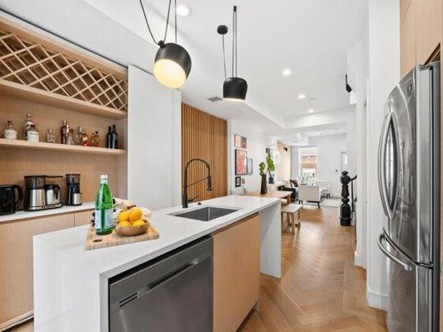 4 bedroom, Jersey City NJ 07306 102028136