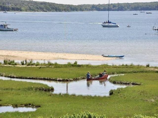 4 bedroom, Oak Bluffs MA 02557 104607012