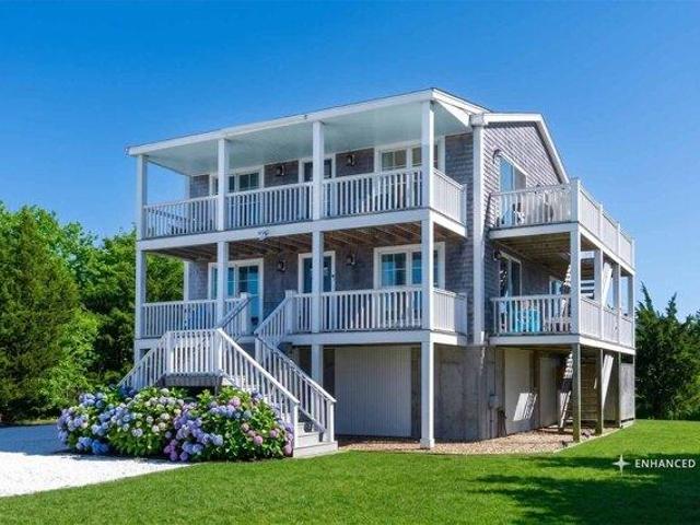 4 bedroom, Oak Bluffs MA 02557 104654505