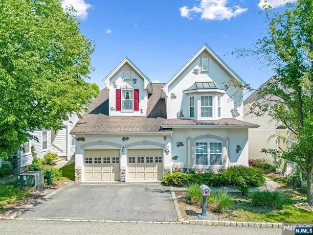 4 bedroom, Oakland NJ 07436 LS102729285