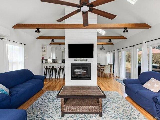 4 bedroom, Ocean Beach NY 11770 104907959