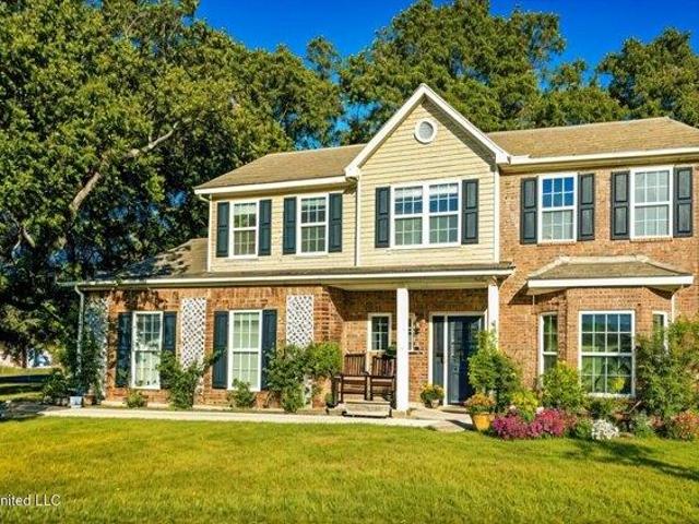 4 bedroom, Ocean Springs MS 39564 90582229