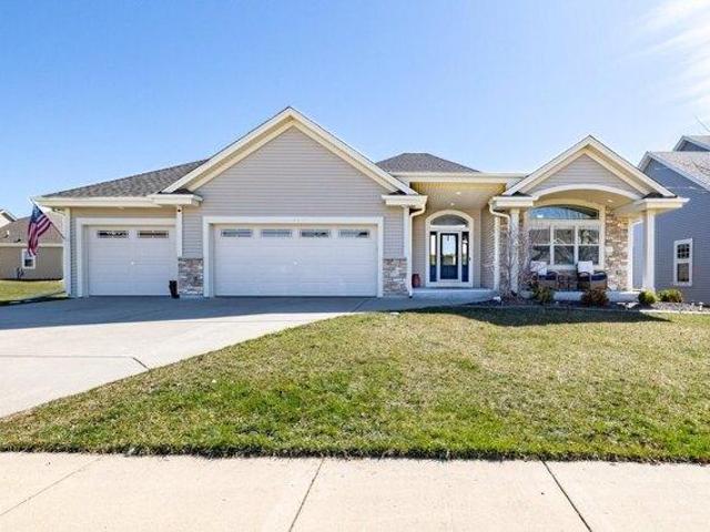 4 bedroom, Oconomowoc WI 53066 LS88247259