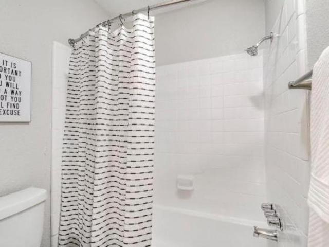 4 bedroom, Oklahoma City OK 73132 87443074