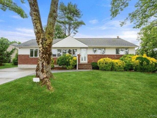 4 bedroom, Old Bethpage NY 11804 104906368