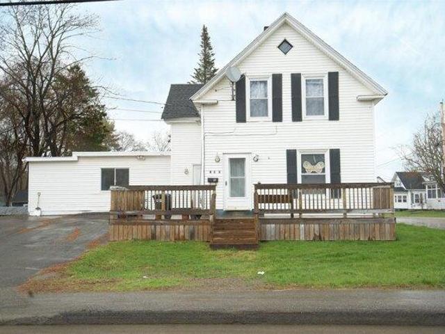 4 bedroom, Old Town ME 04468 LS102725407