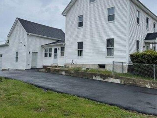 4 bedroom, Lowell MA 01850 102592417