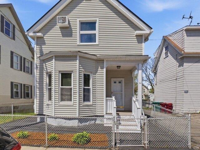 4 bedroom, Lowell MA 01850 104510343