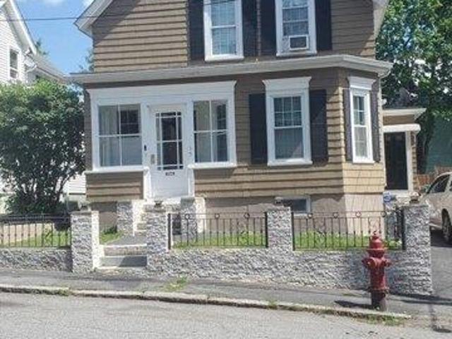 4 bedroom, Lowell MA 01850 105082886