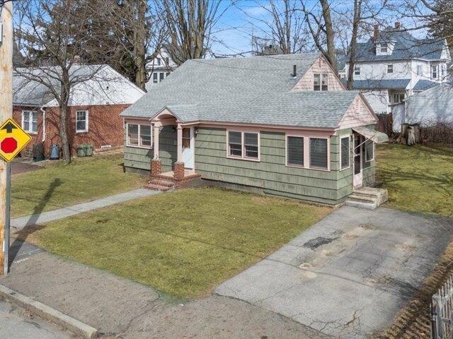 4 bedroom, Lowell MA 01851 102779709