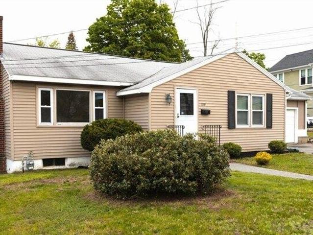 4 bedroom, Lowell MA 01851 104116274