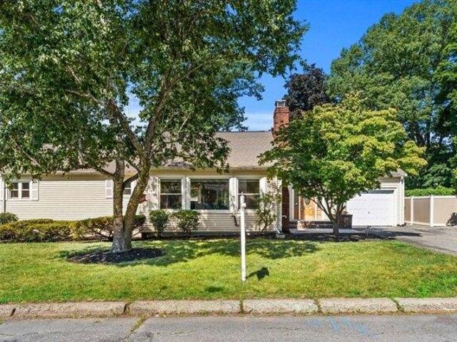 4 bedroom, Lowell MA 01851 105081207