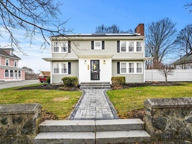 4 bedroom, Lowell MA 01852 102119224