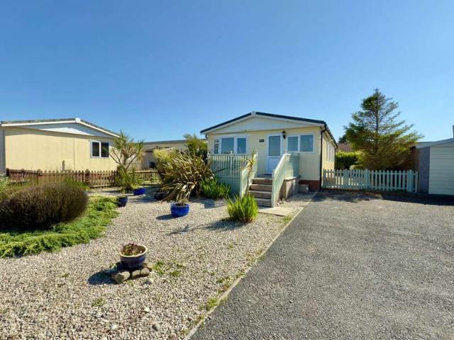 4 Bedroom Lodge Character Property