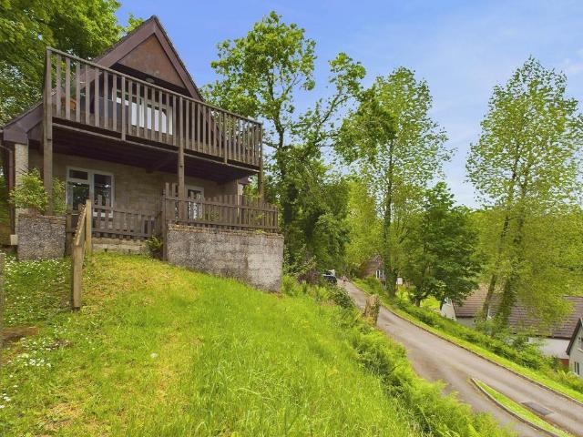 4 bedroom lodge for sale