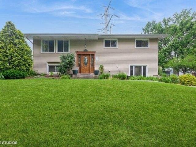 4 bedroom, Lombard IL 60148 LS93198501