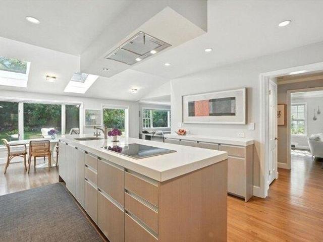 4 bedroom, Longmeadow MA 01106 104791592