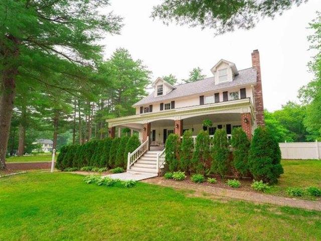 4 bedroom, Londonderry NH 03053 104407070