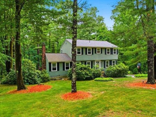 4 bedroom, Londonderry NH 03053 104409222