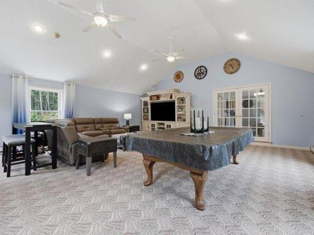 4 bedroom, Londonderry NH 03053 104513814